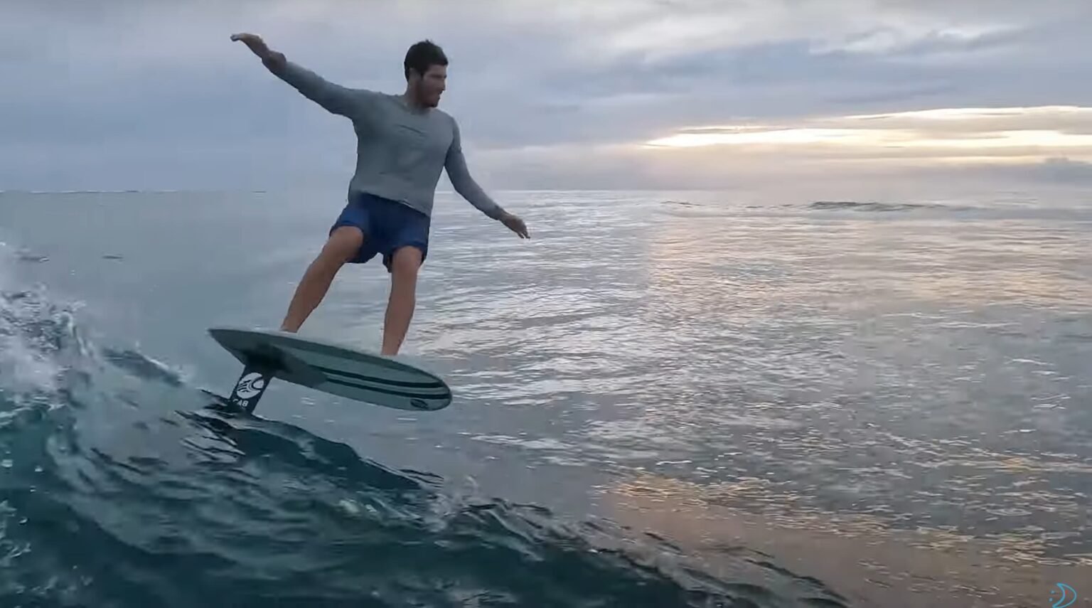 Dominando el Surf Foil: Técnicas y consejos esenciales